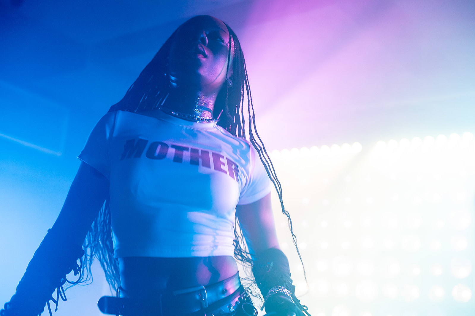 DEBBY FRIDAY played Baby's All Right with Vitesse X (pics)