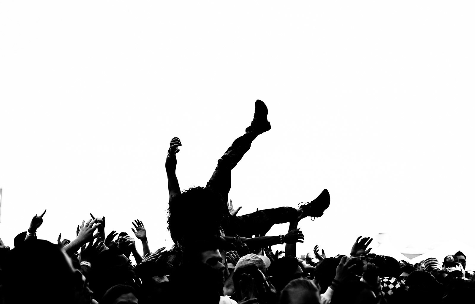 Adjacent Fest day 1 had Paramore, PUP, mosh pits on the beach, emo ...