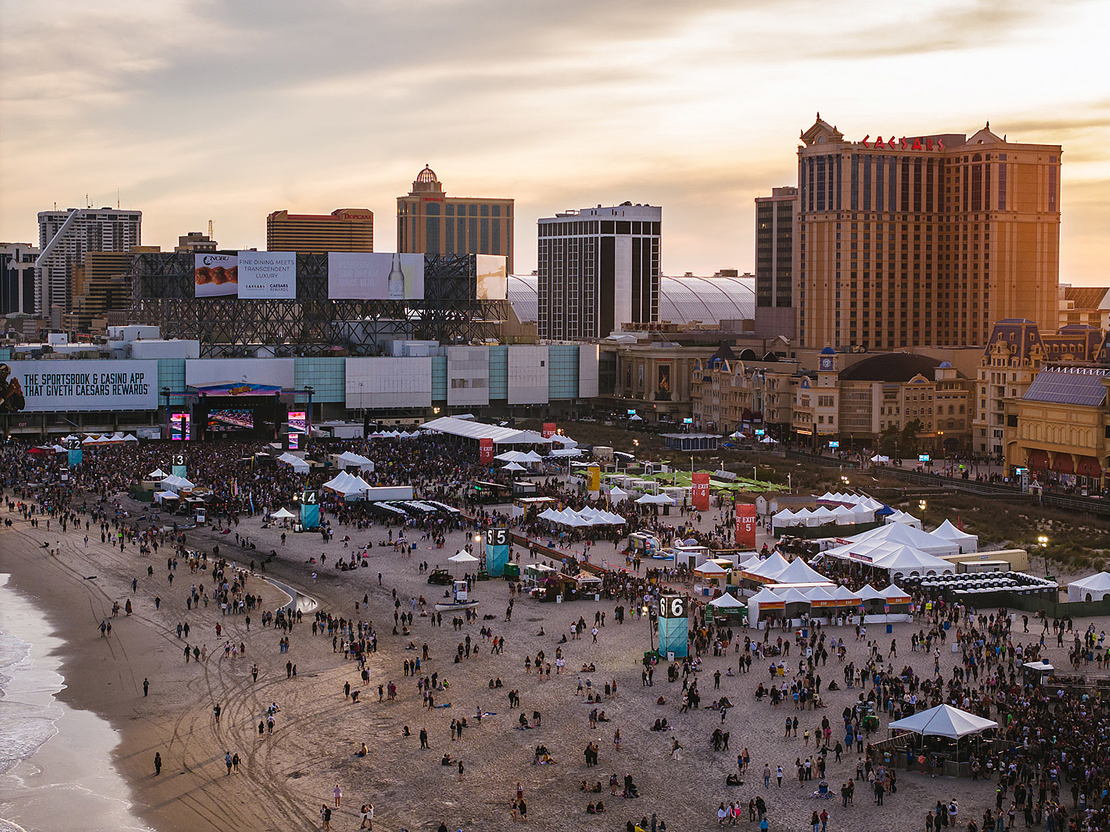 Adjacent Fest day 1 had Paramore, PUP, mosh pits on the beach, emo ...