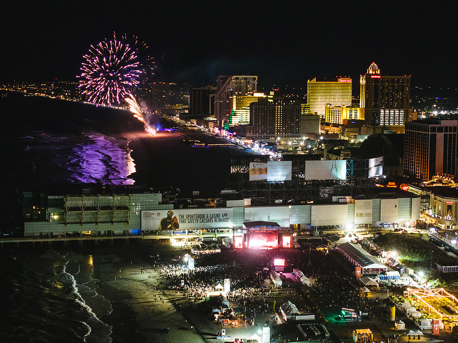 Adjacent Fest day 1 had Paramore, PUP, mosh pits on the beach, emo ...