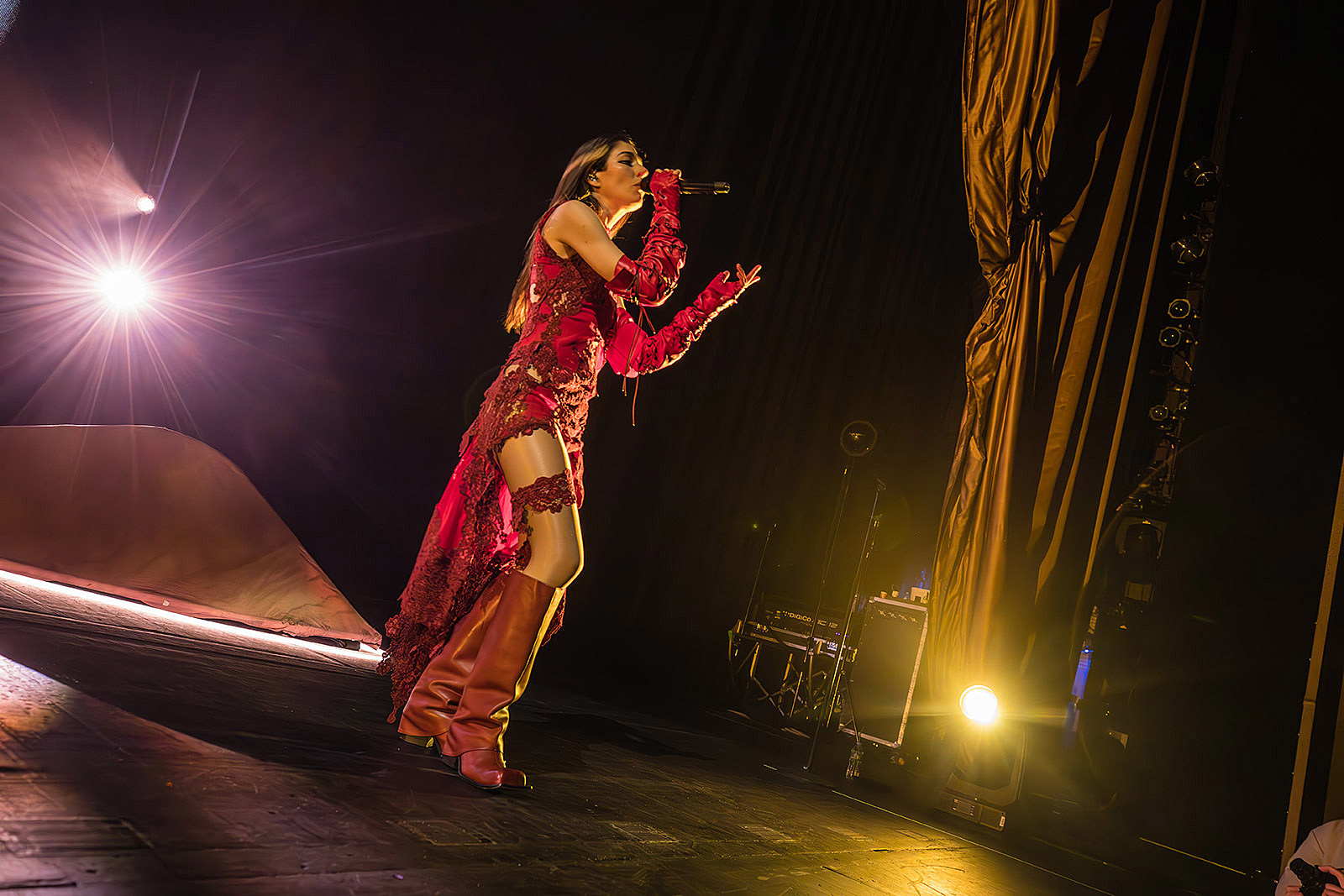 Caroline Polachek played Radio City with Ethel Cain and True Blue (pics ...