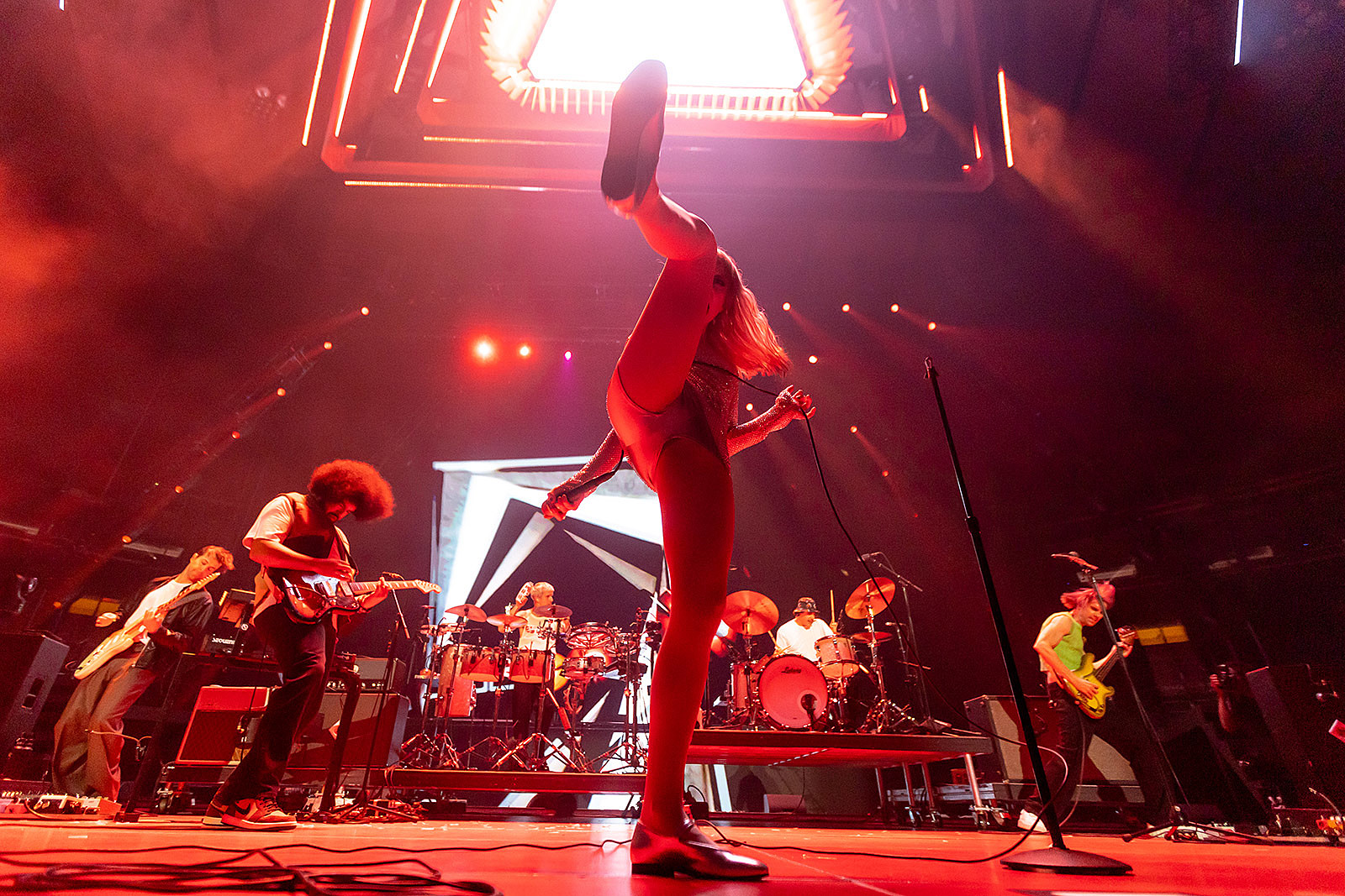 Paramore were electric at Madison Square Garden w/ Bloc Party & Genesis ...