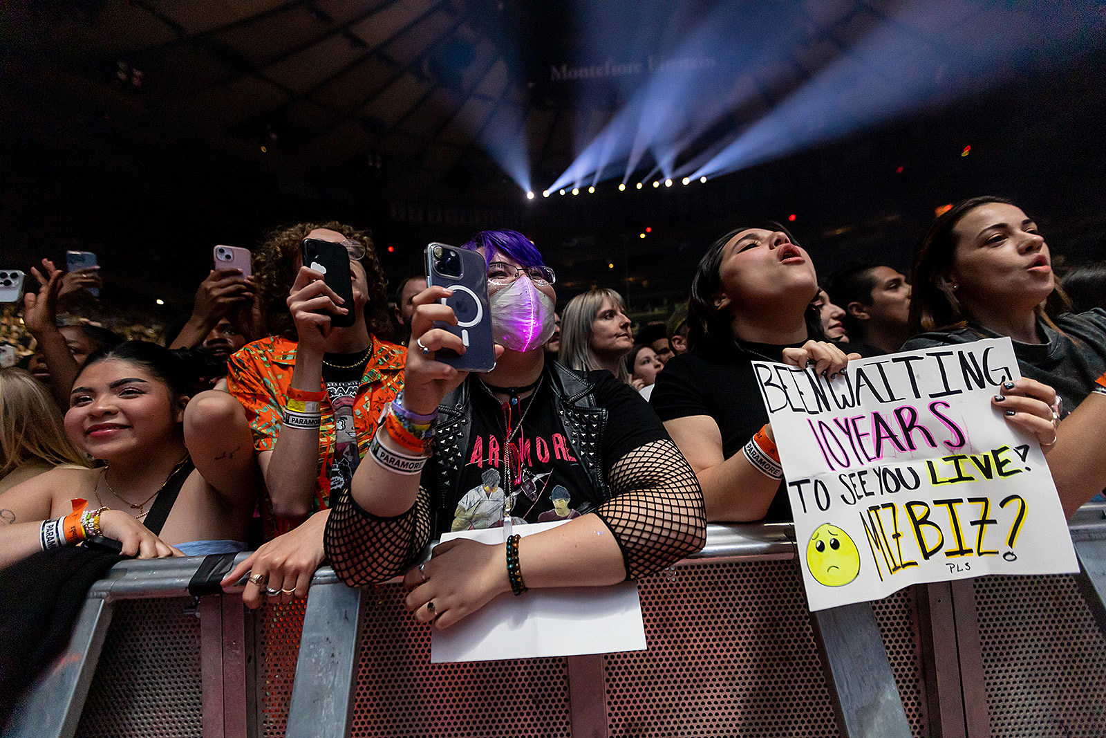 Paramore were electric at Madison Square Garden w/ Bloc Party & Genesis ...