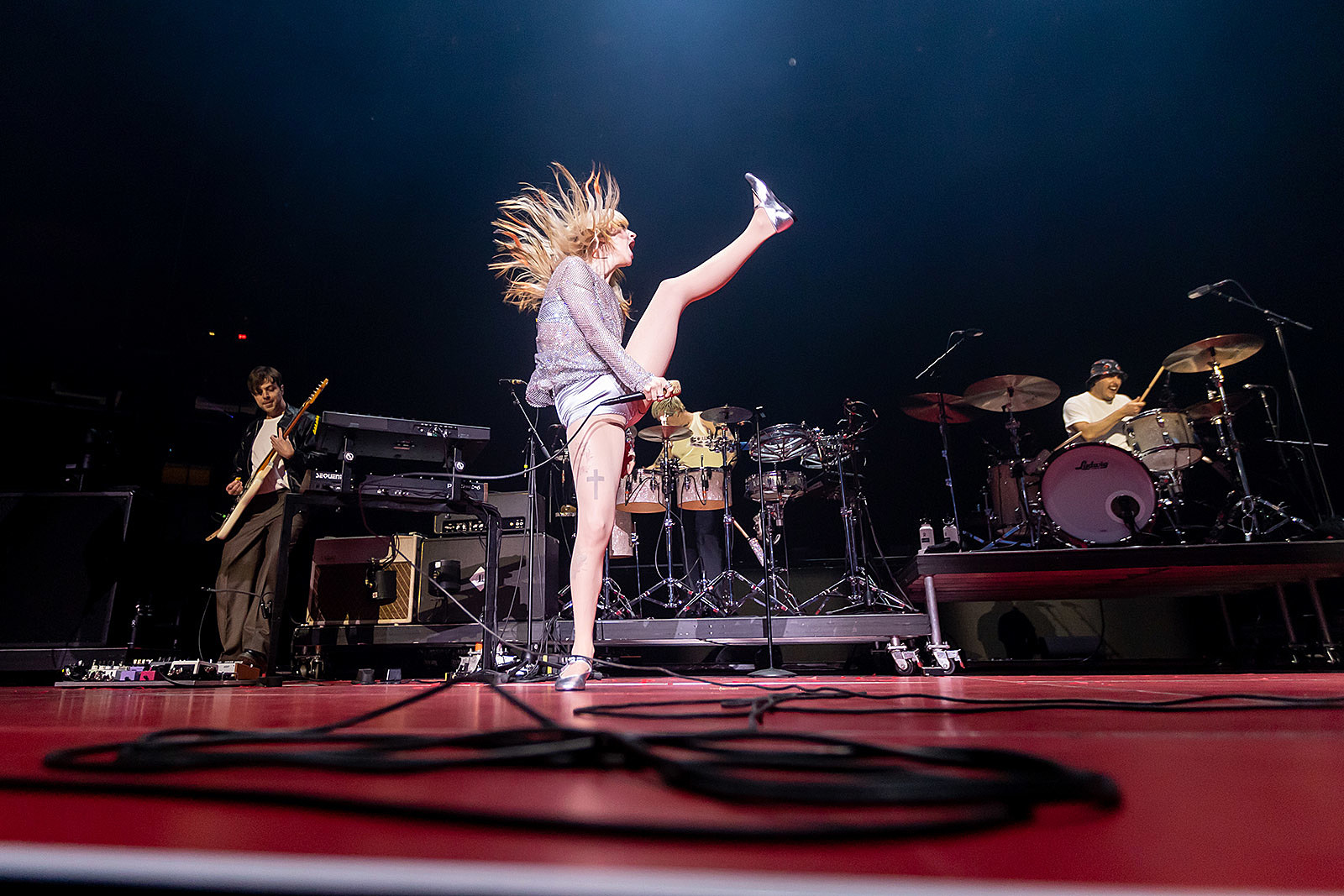Paramore were electric at Madison Square Garden w/ Bloc Party & Genesis ...