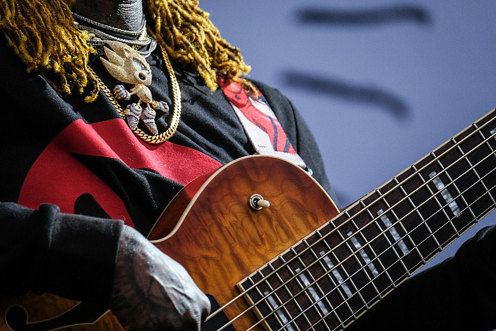 Red Hot Chili Peppers, The Mars Volta & Thundercat played Snapdragon ...