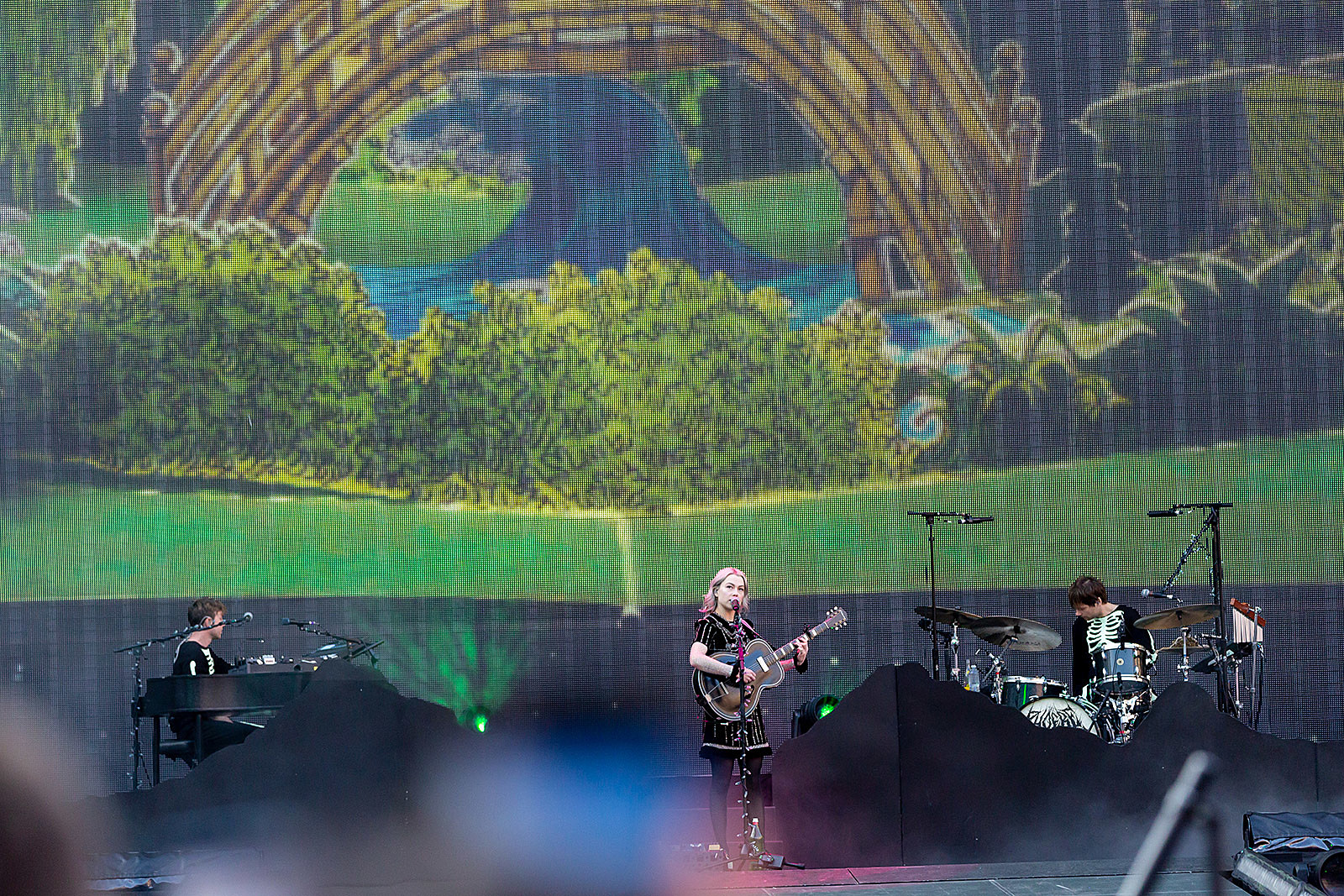 Taylor Swift brought out Ice Spice & Jack Antonoff for rapturous NJ ...