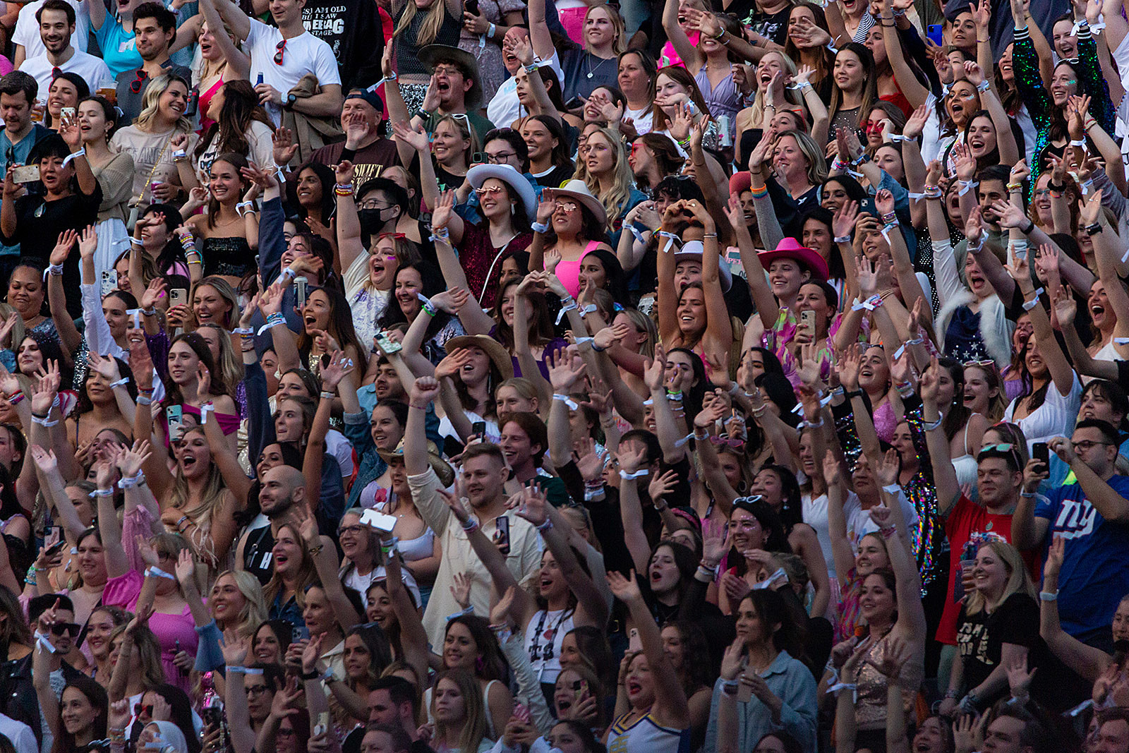 Paramore's Hayley Williams & Fall Out Boy feature on Taylor Swift's ...