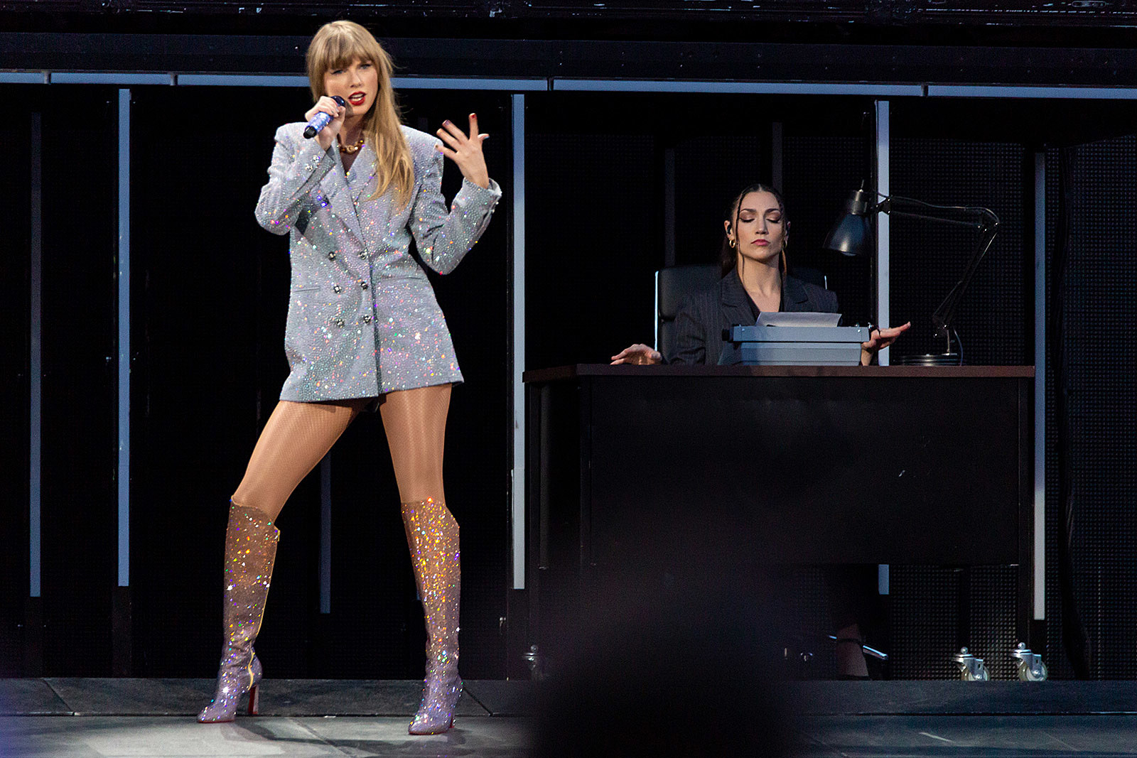 Paramore's Hayley Williams & Fall Out Boy feature on Taylor Swift's ...