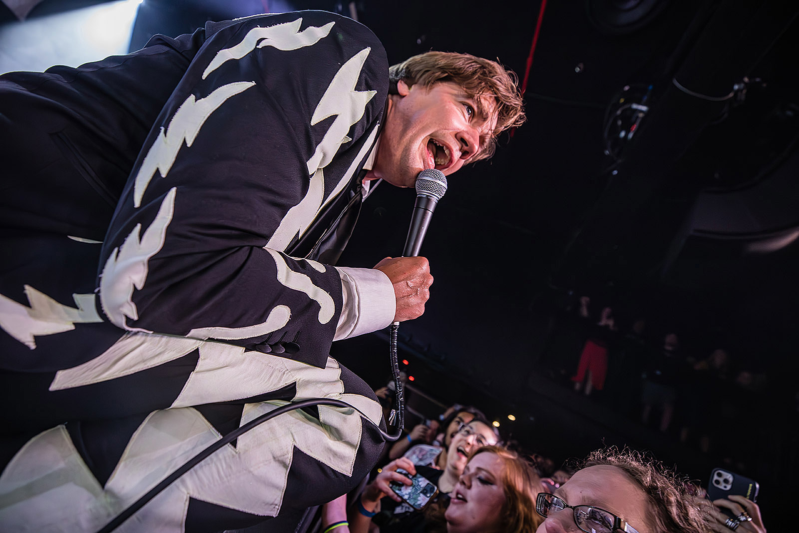 The Hives are still the best - pics, setlist, review & video from 1st ...