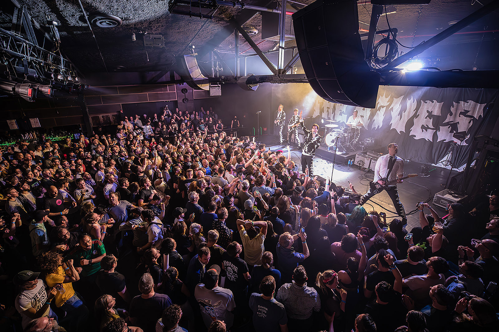 The Hives are still the best - pics, setlist, review & video from 1st ...