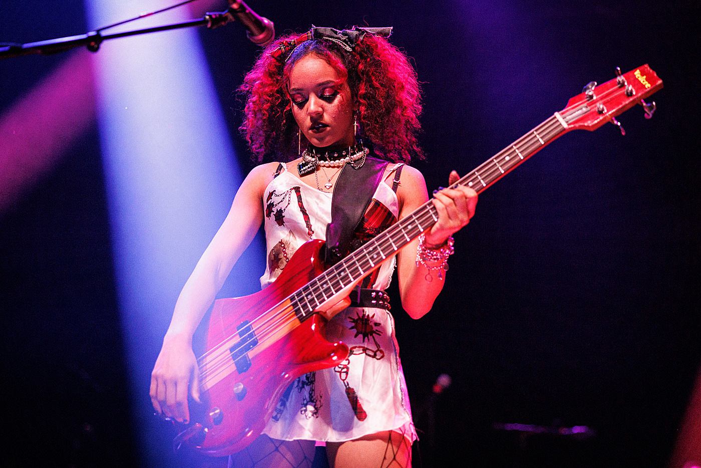 MUNA playing MoMA's Party in the Garden, began Terminal 5 run (night 1 ...