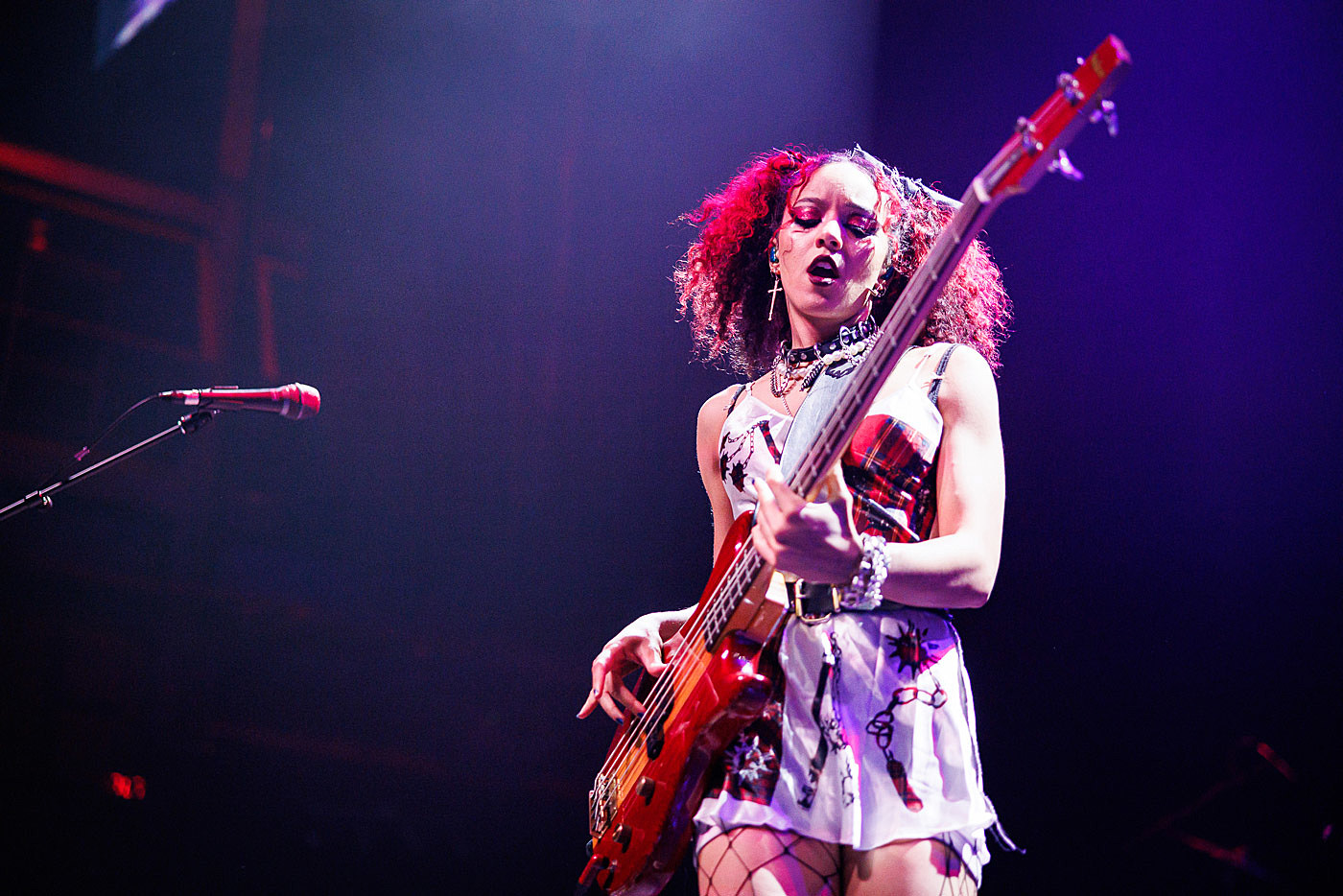 MUNA playing MoMA's Party in the Garden, began Terminal 5 run (night 1 ...