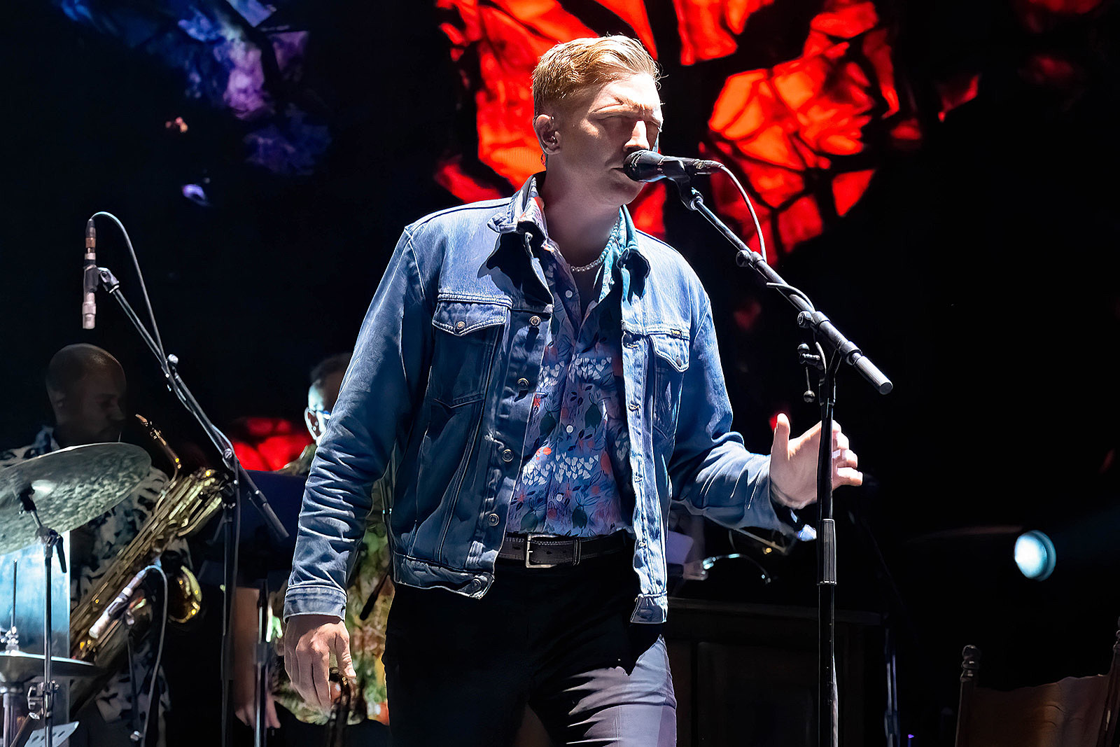 Tyler Childers announces 2024 tour w/ Sylvan Esso, Allison Russell & more