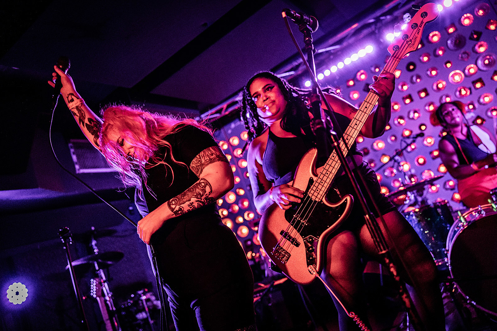 Big Joanie played Baby's All Right with Frida Kill (pics, setlist)