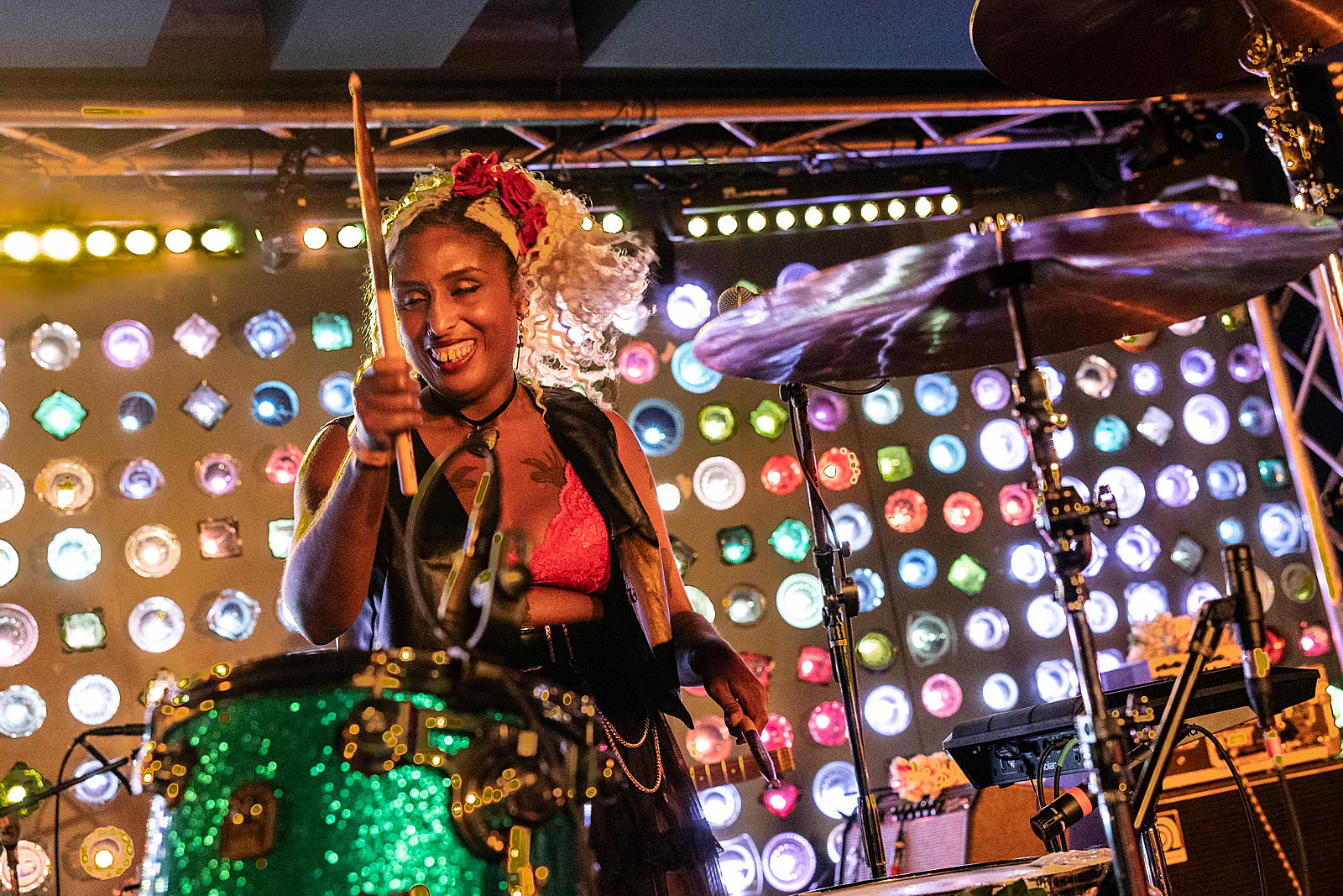 Big Joanie played Baby's All Right with Frida Kill (pics, setlist)