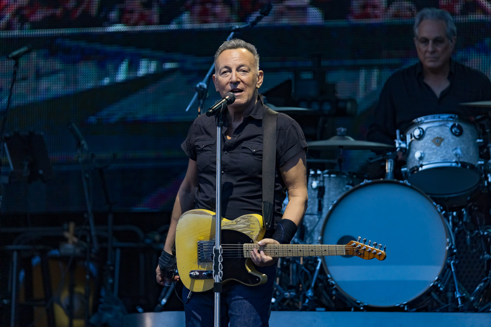 Bruce Springsteen & The E Street band continued MetLife run w/ "Spirit ...