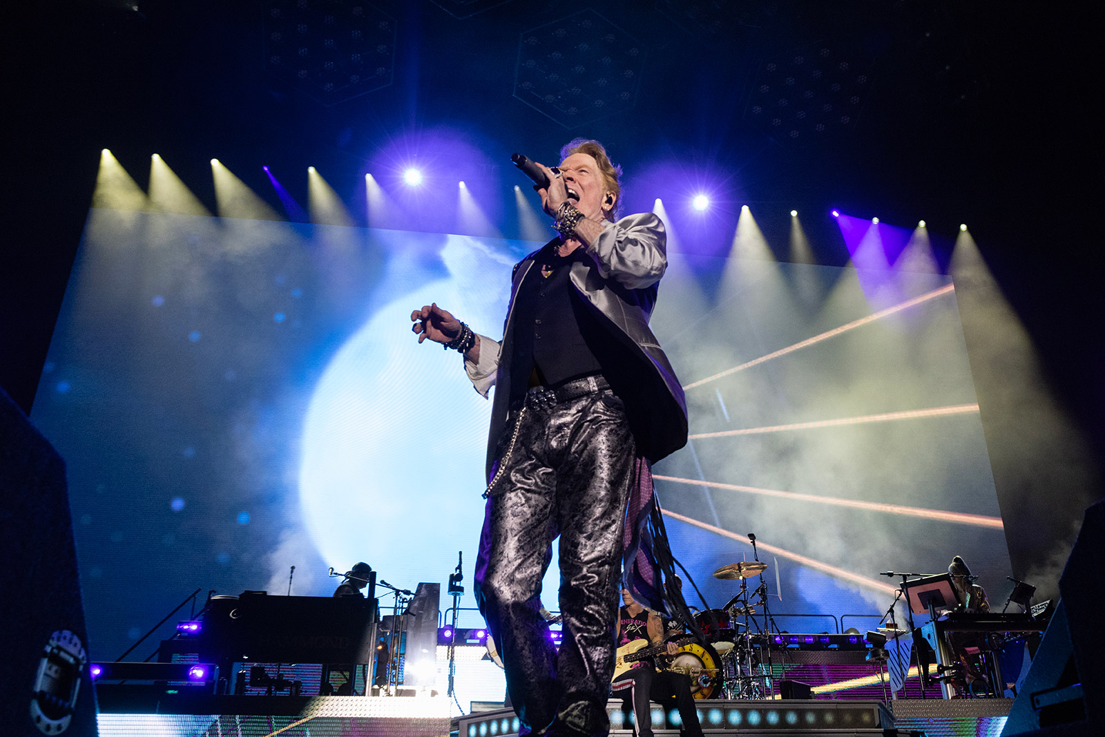 Guns N' Roses touring in 2025 with Sex Pistols & Frank Carter, Public ...