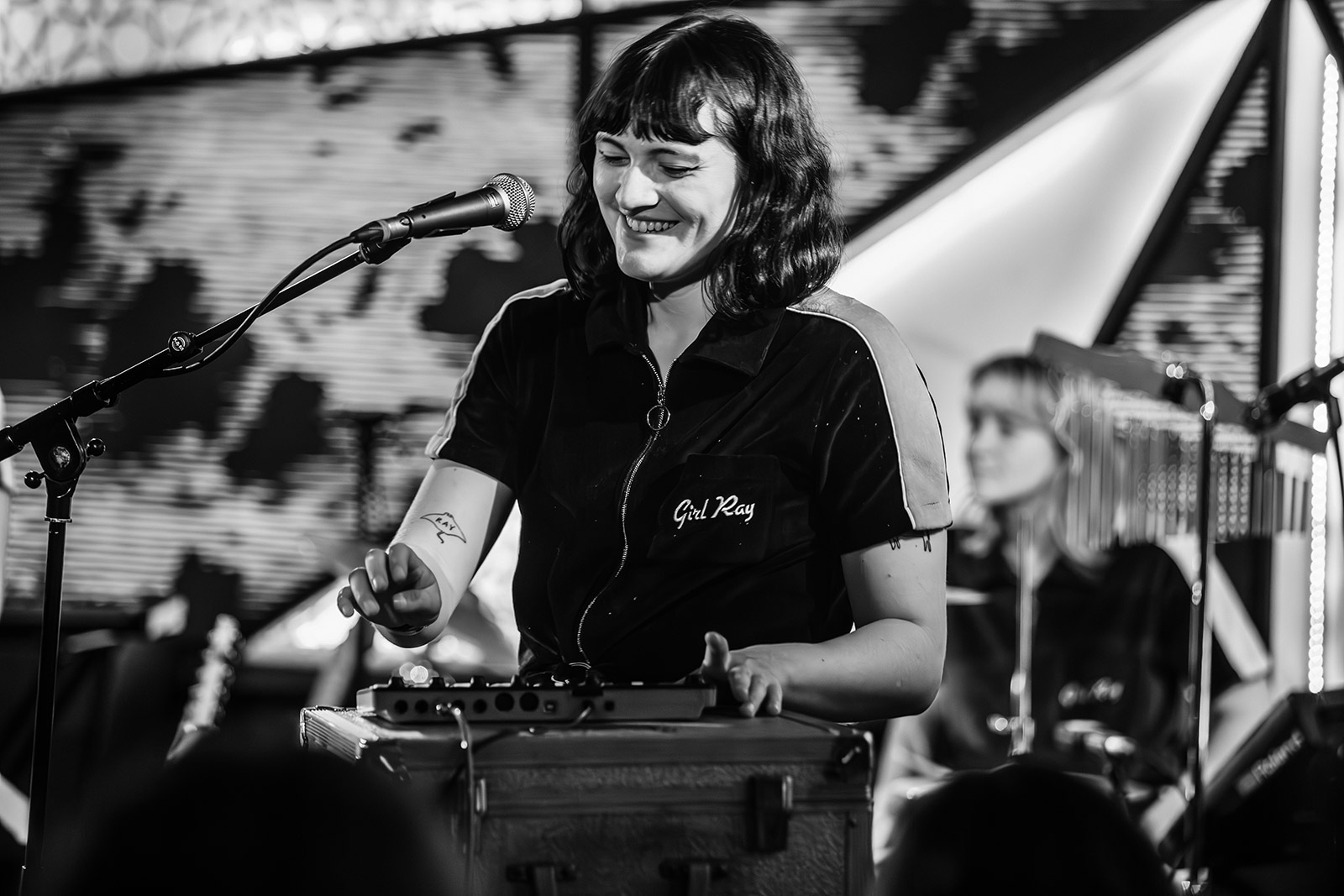 Girl Ray turned The Sultan Room into a disco at US tour kickoff (pics ...