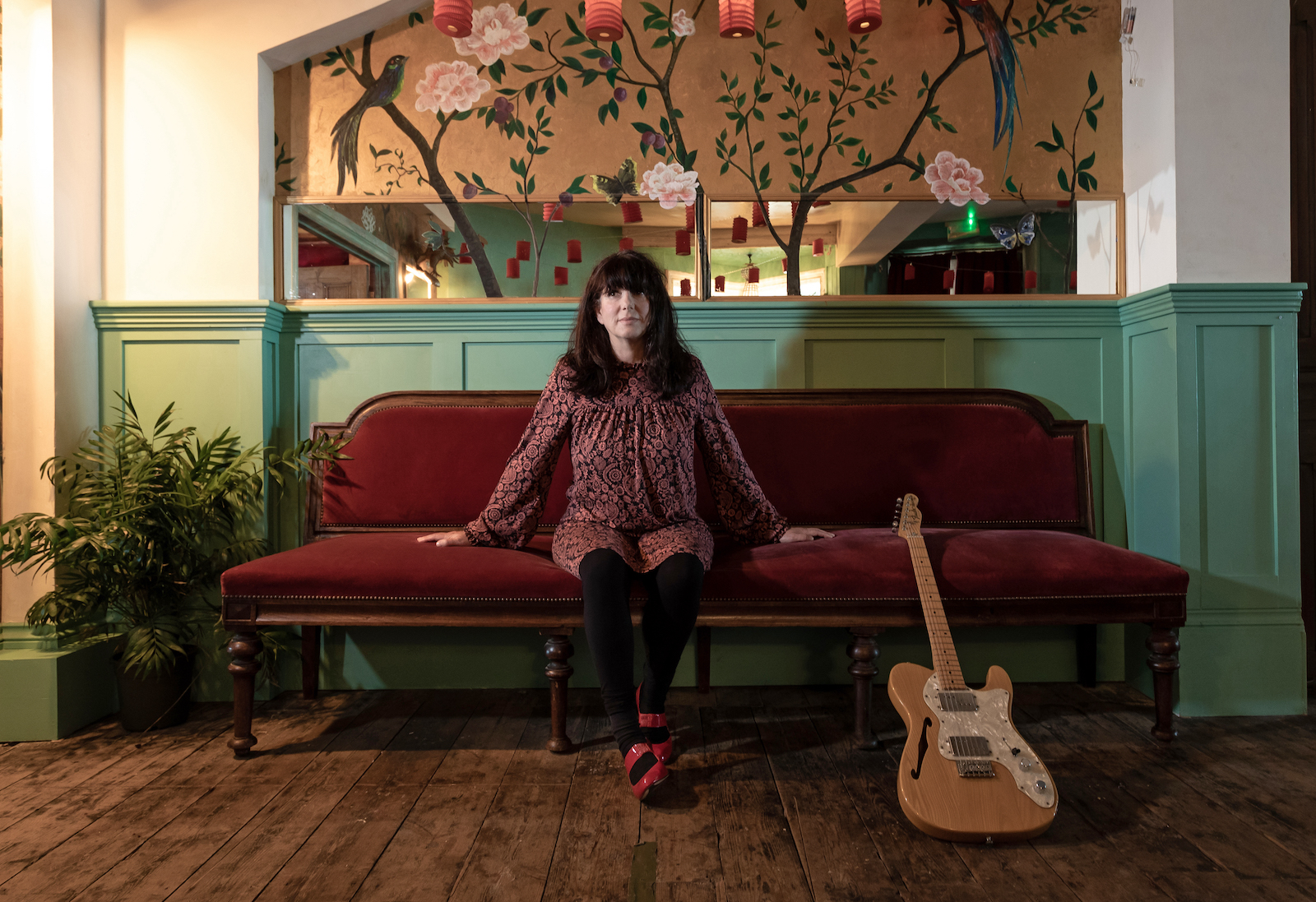 Lush's Emma Anderson breaks down every song on her solo debut, 'Pearlies'