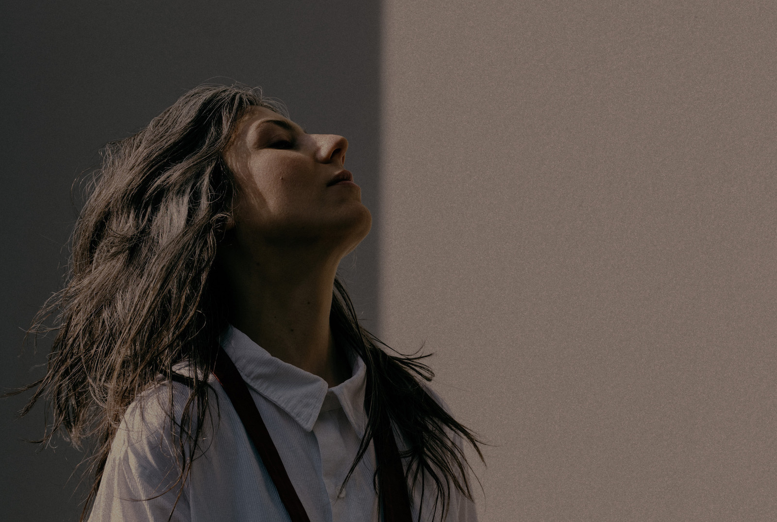 Julia Holter releases new song, "Sun Girl"