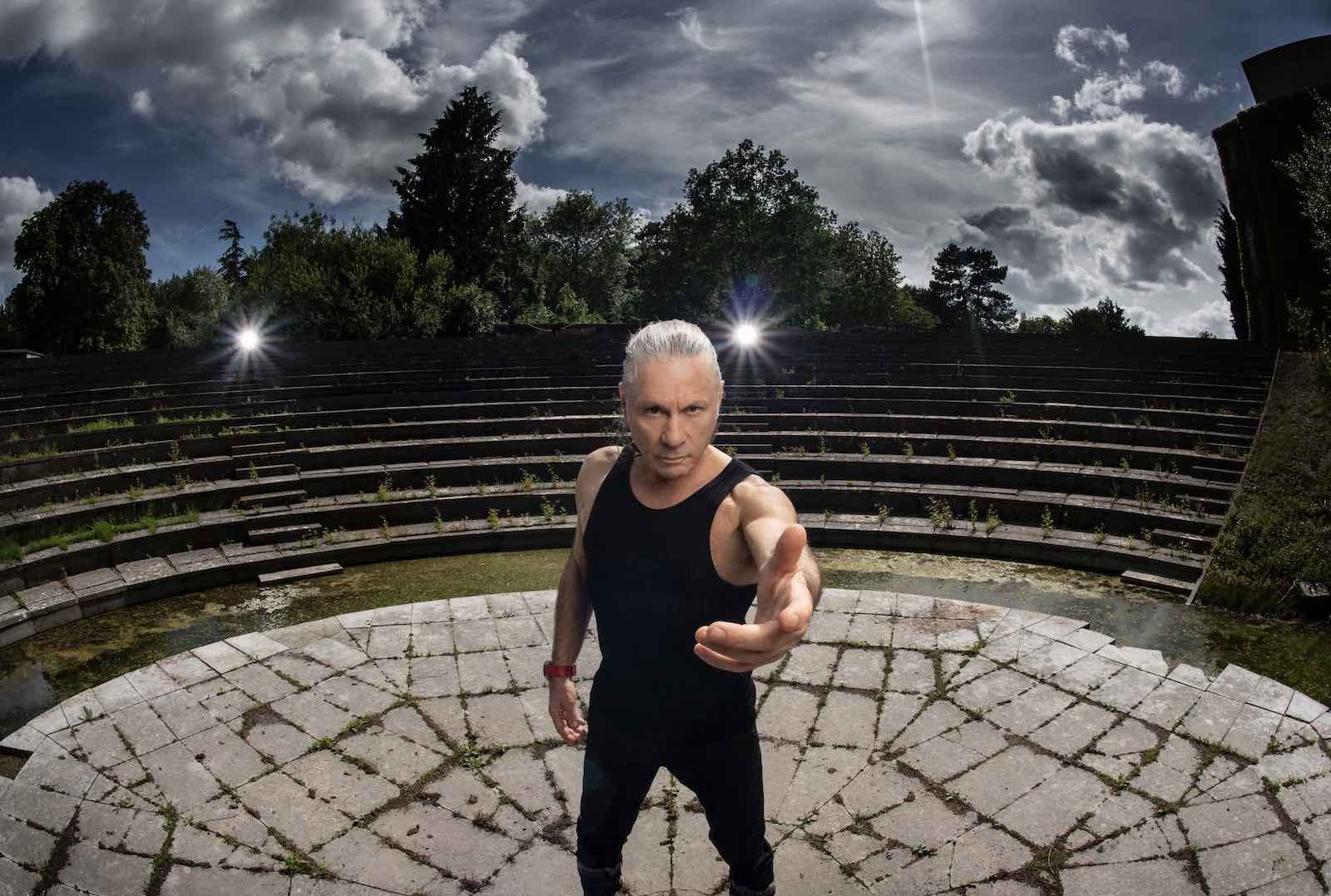 Iron Maiden's Bruce Dickson shares "Afterglow of Ragnarok" off first ...