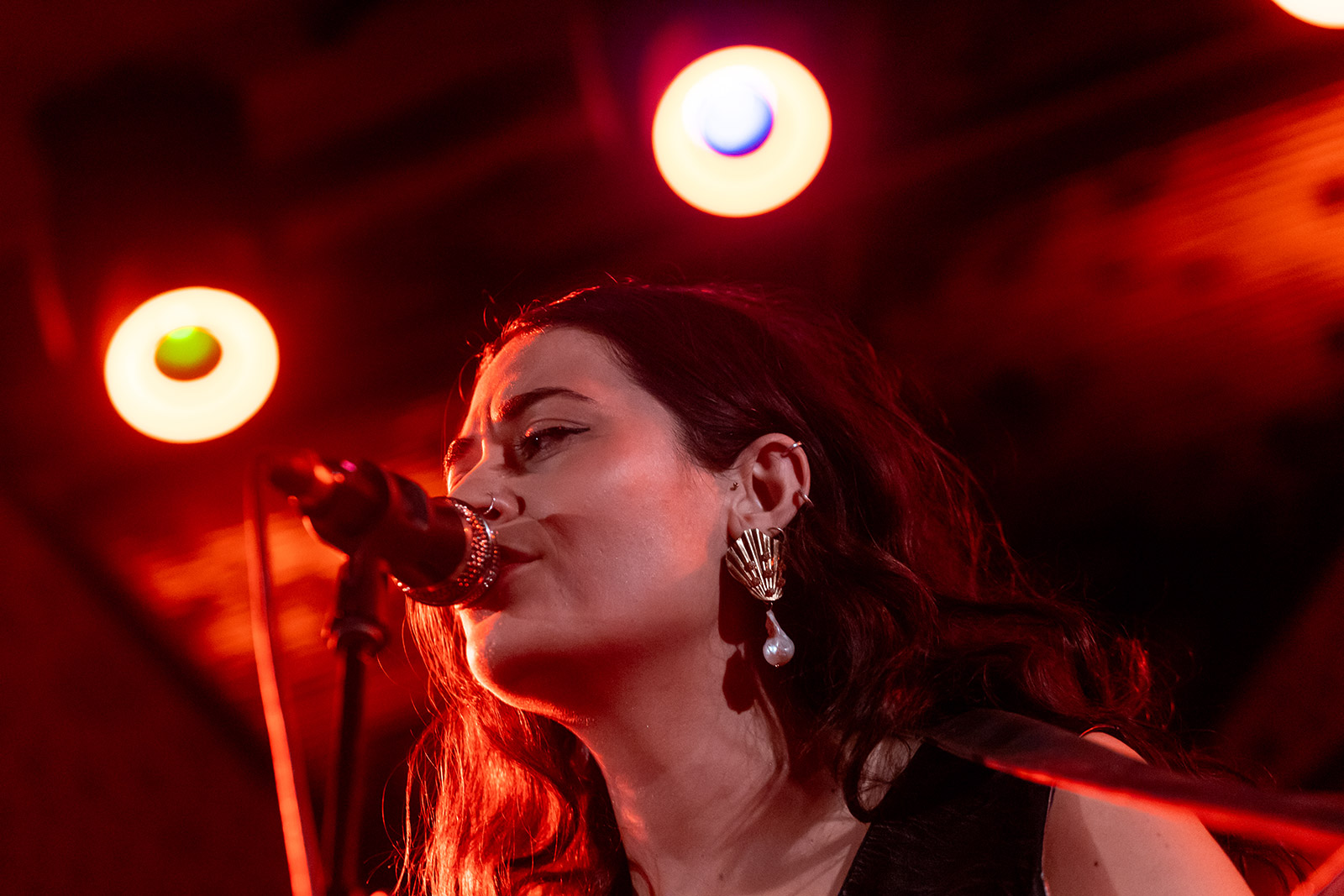 Maple Glider made her NYC live debut at The Sultan Room with Adeline ...