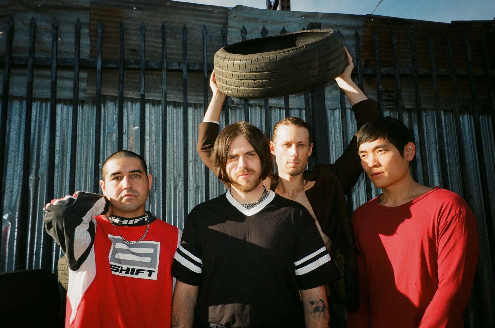 Meatbodies announce new album & tour, share "Hole"