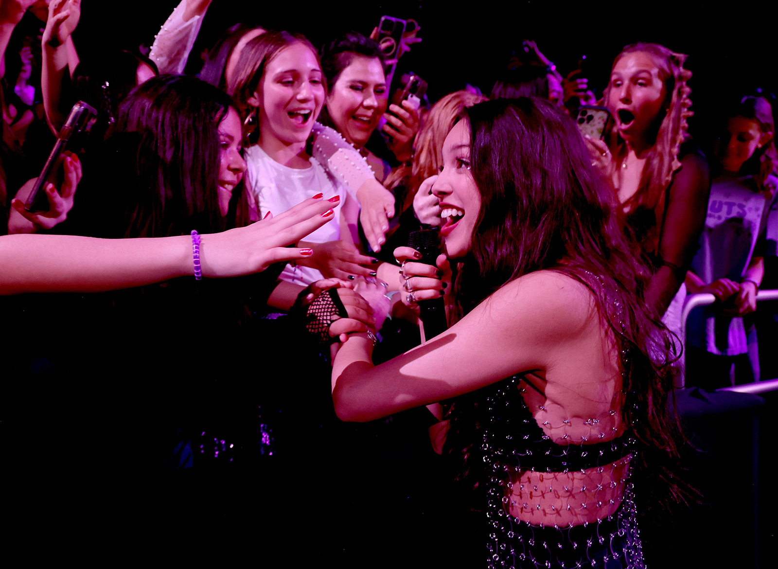 Olivia Rodrigo began 'GUTS' tour in Palm Springs w/ Chappell Roan (pics ...