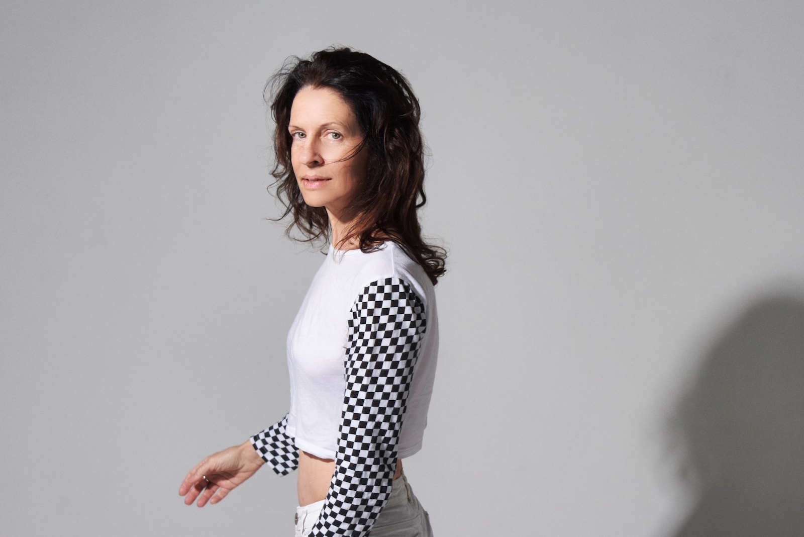 Tracy Bonham preps new LP 'Damn The Sky (For Being Too Wide),' shares ...