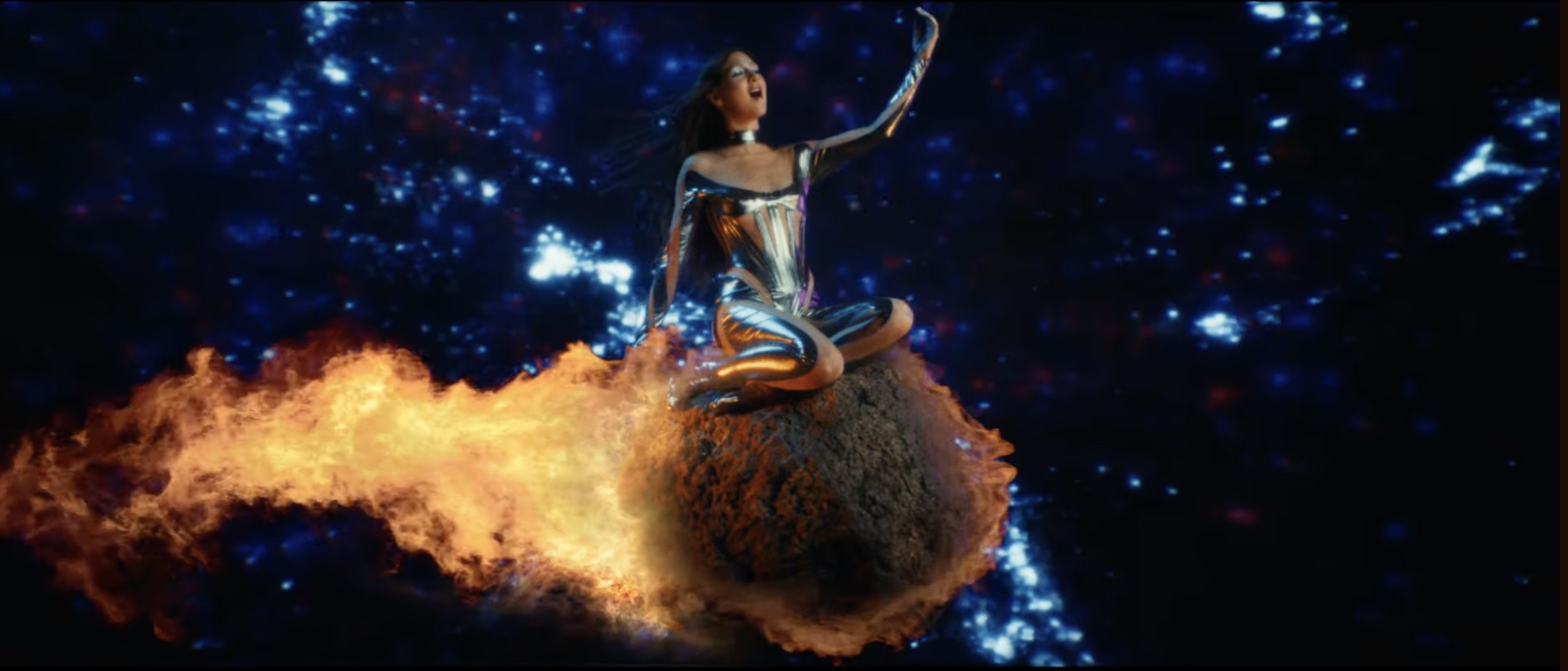 Weyes Blood shares lost "Andromeda" video for 'Titanic Rising' 5th ...