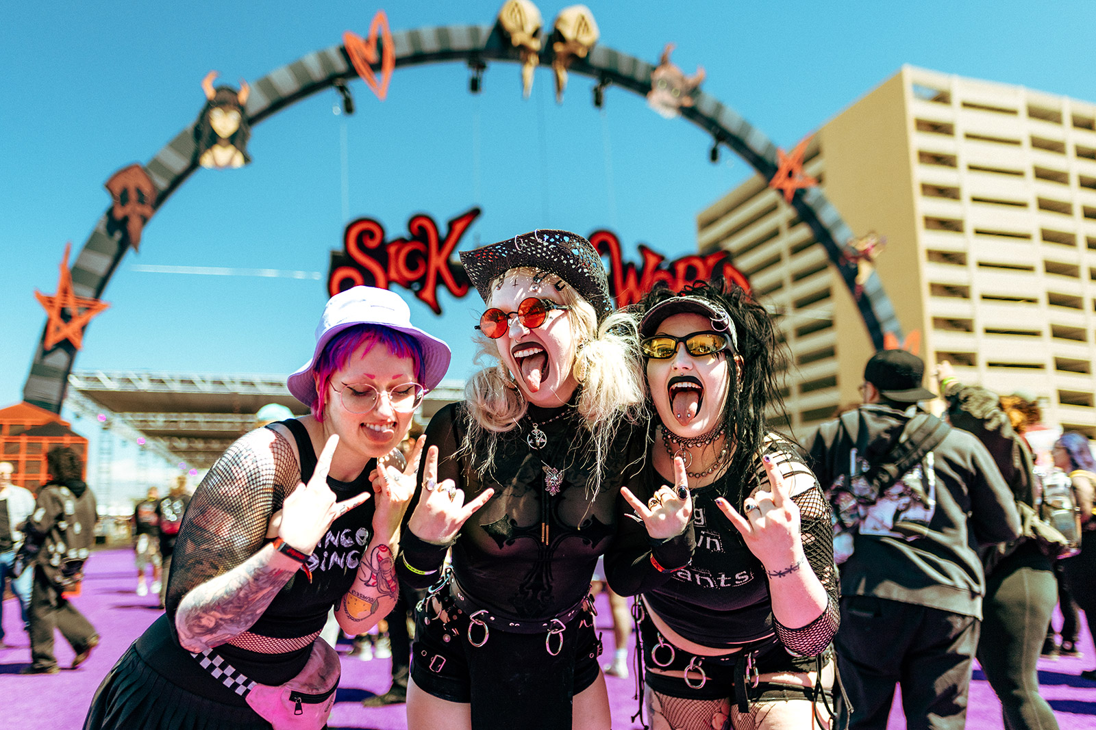 Sick New World 2024 pics & video (System of a Down, Slipknot, Slowdive ...