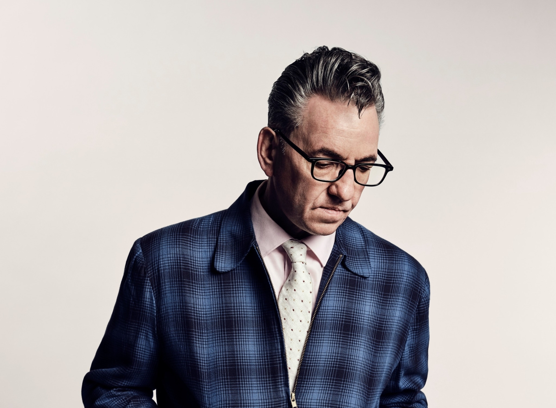 Richard Hawley preps new album, shares "Prism in Jeans"