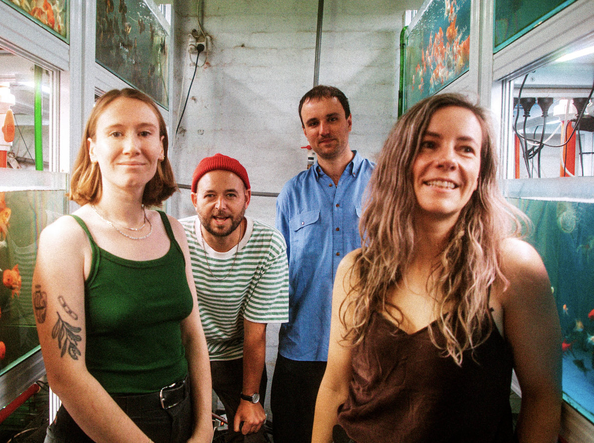 Quivers sign to Merge, announce new album & US tour, share "Apparition ...