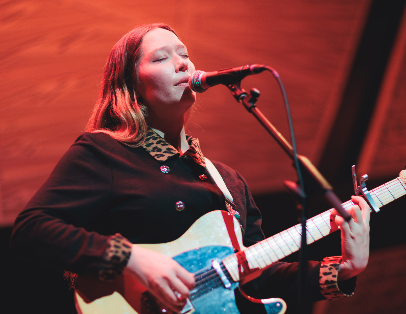 Julia Jacklin wrapped up NYC solo residency (pics, video)