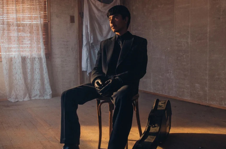 Ivan Cornejo announces tour & new album 'Mirada,' appears on new Peso ...