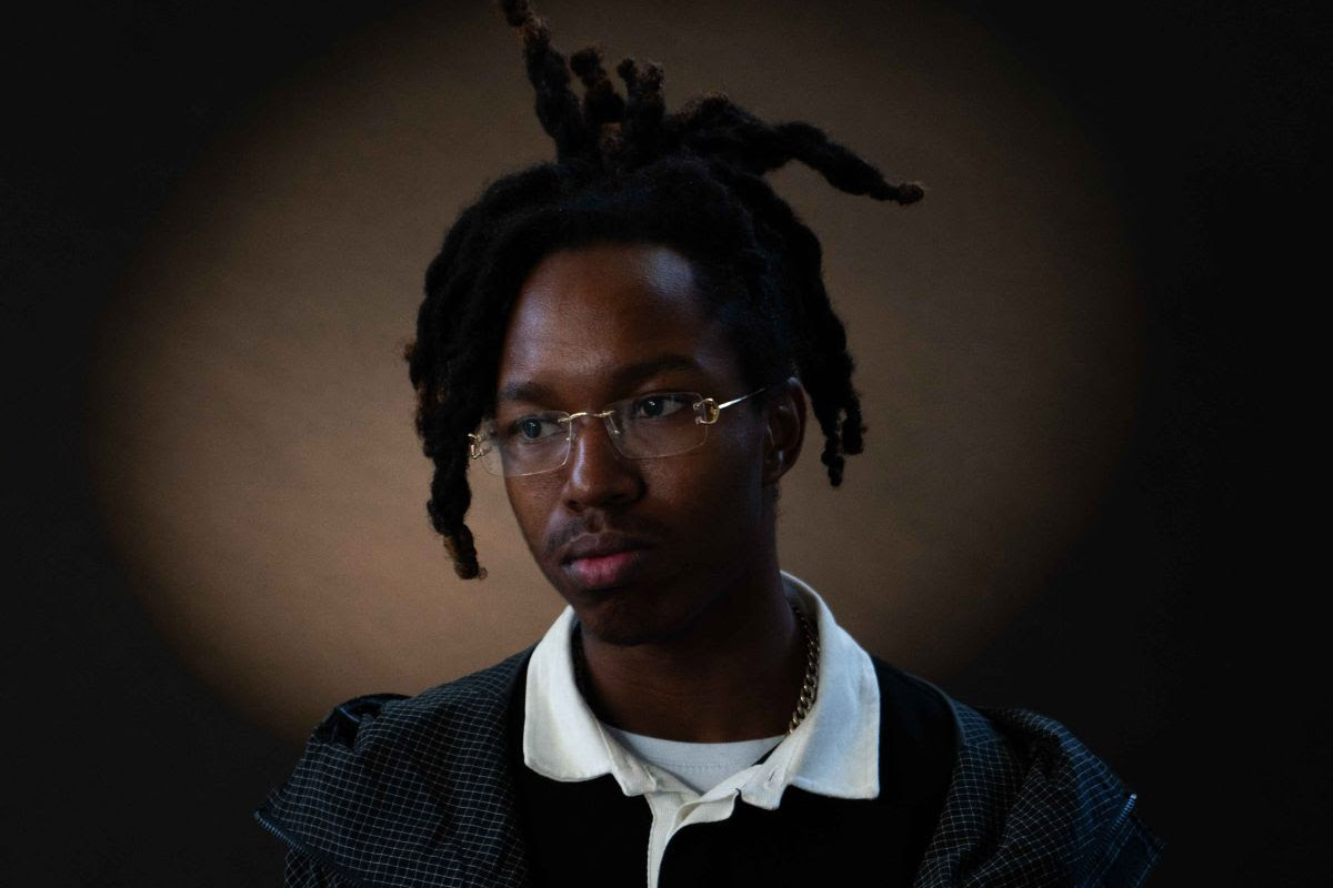 MAVI announces new LP 'Shadowbox' & tour, shares "Drunk Prayer"