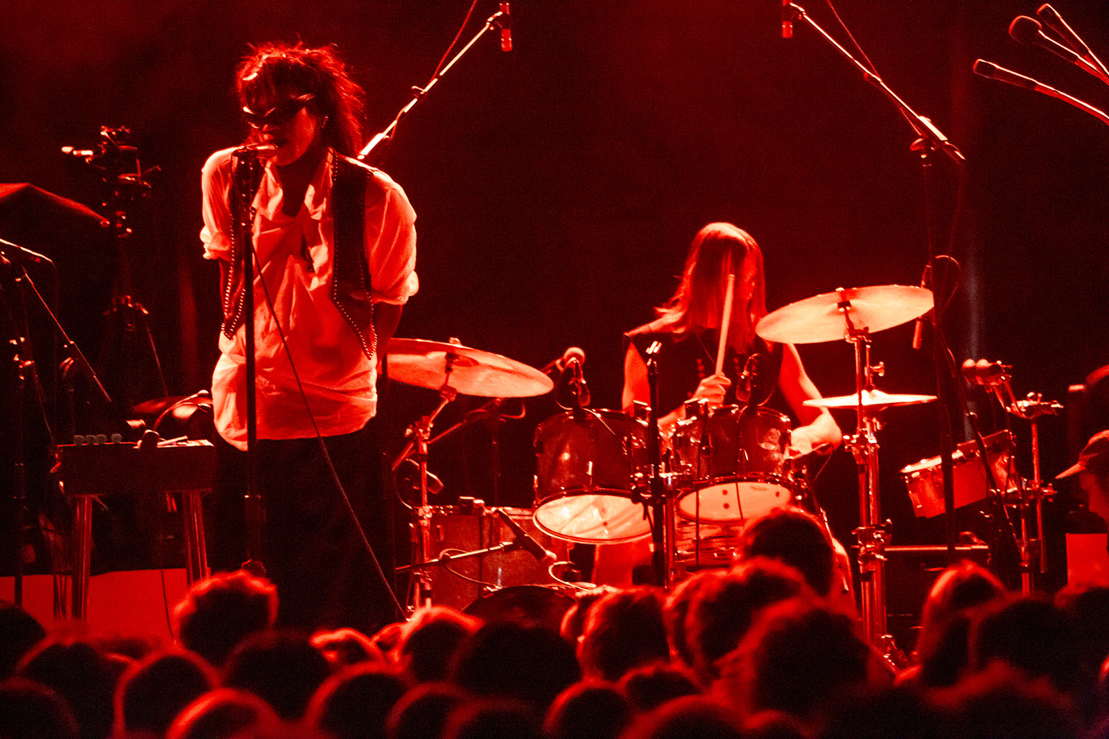 St. Vincent brought rock theatrics to Brooklyn Paramount (night 1 pics ...