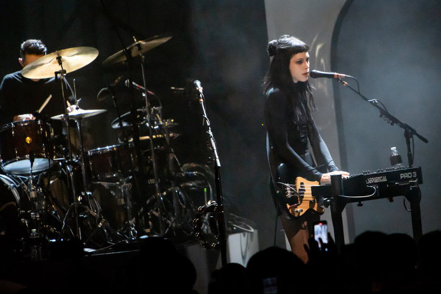 St. Vincent brought rock theatrics to Brooklyn Paramount (night 1 pics ...