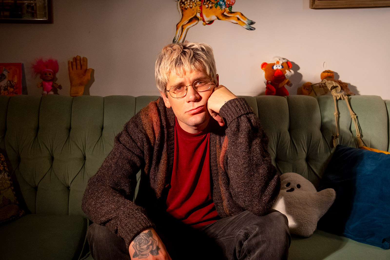 Greg Mendez announces new EP for Dead Oceans, shares "First Time," touring w/ Angel Olsen ...