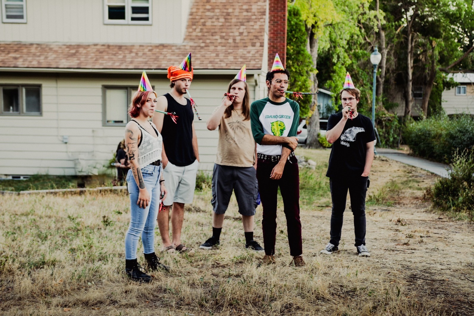 Hey, ily! announce new album 'Hey, I Loathe You!,' share "(Dis)Connected"