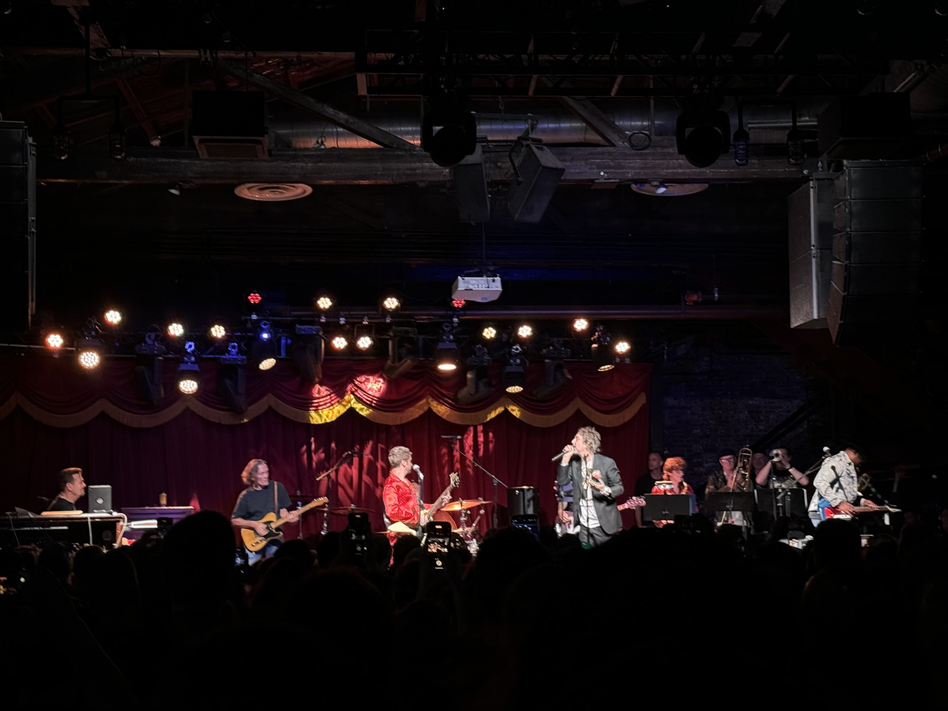 Black Thought, Jimmy Fallon, Chris Robinson & more joined RHCP's Chad ...