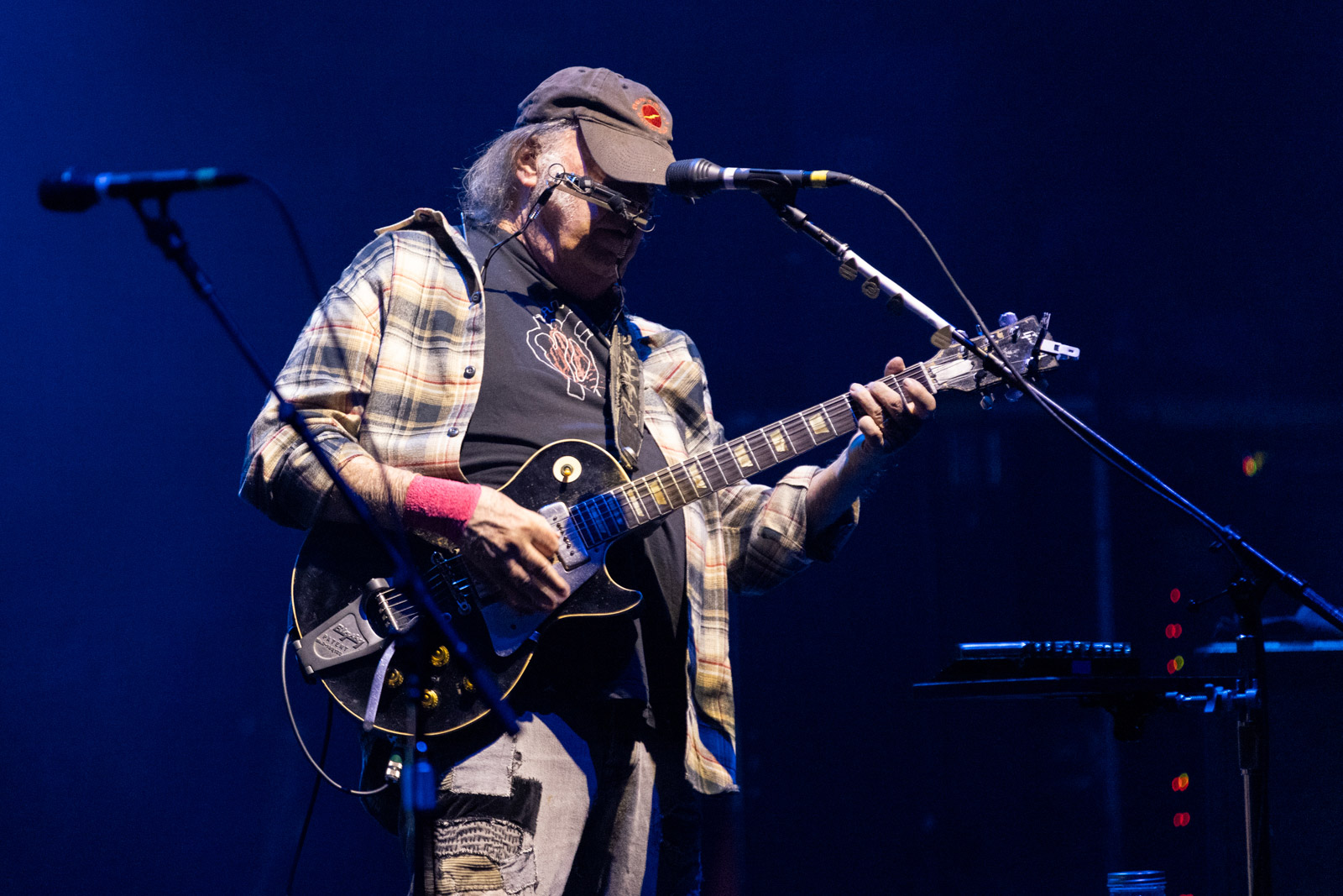 Neil Young reviews Bob Dylan biopic 'A Complete Unknown': "I loved it"