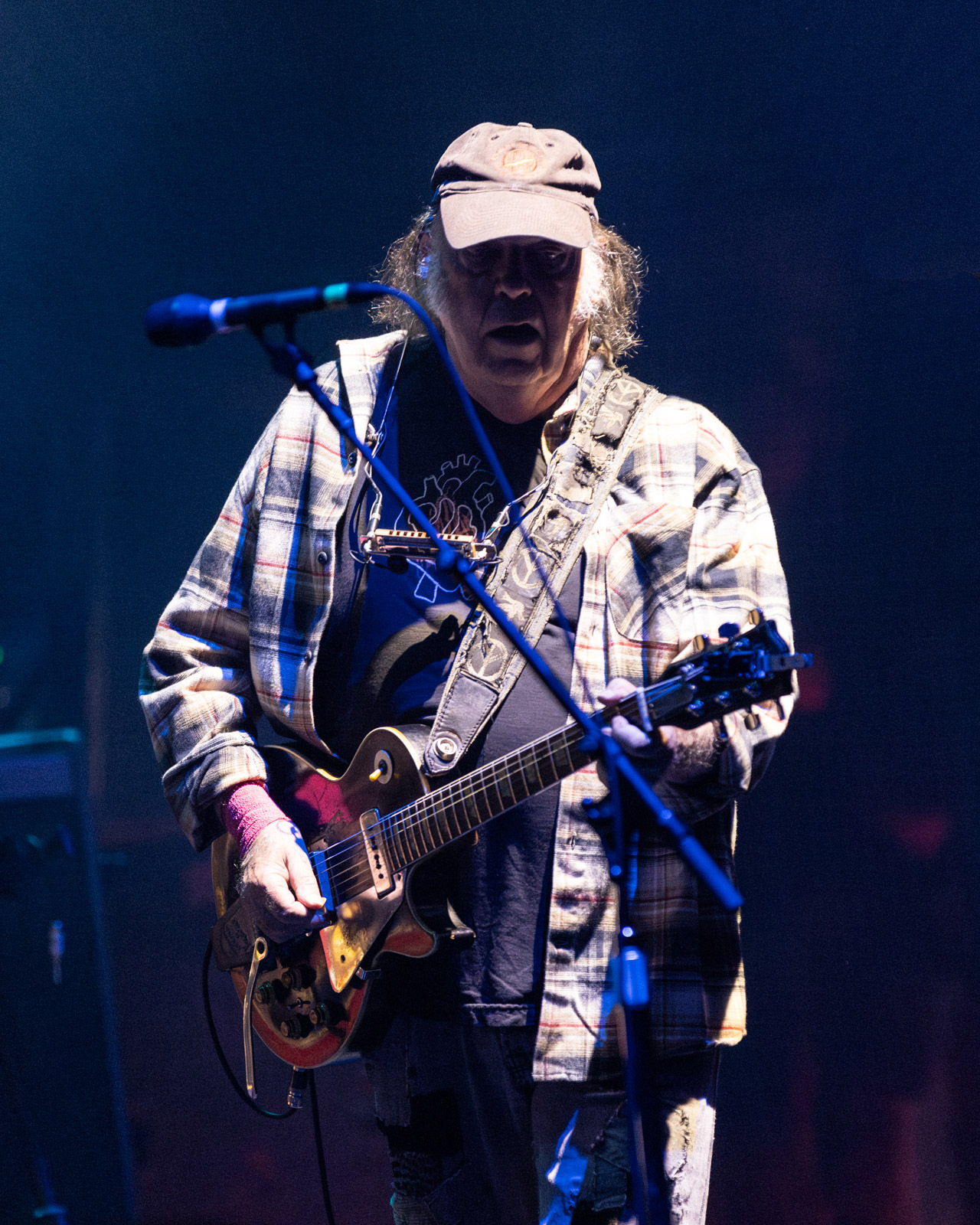 Neil Young began Capitol Theatre run with The Chrome Hearts (pics ...