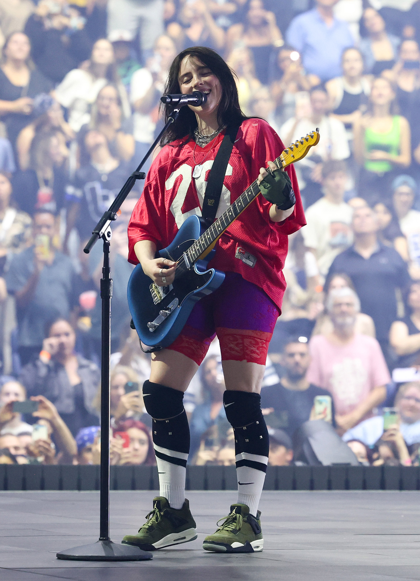Billie Eilish begins 2024 tour (pics, video, setlist), adds LA shows