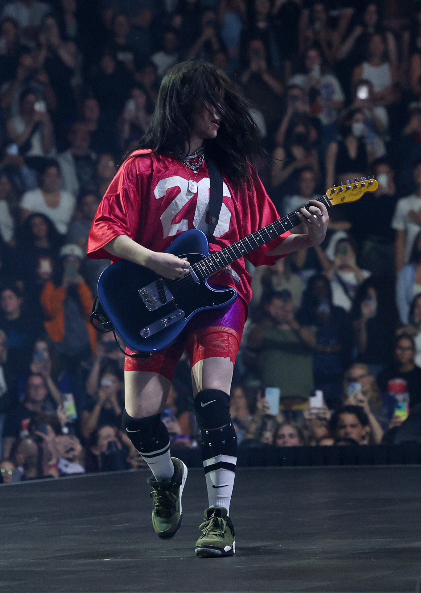 Billie Eilish begins 2024 tour (pics, video, setlist), adds LA shows