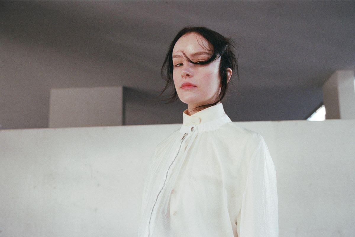 Ela Minus announces new album, shares "BROKEN"