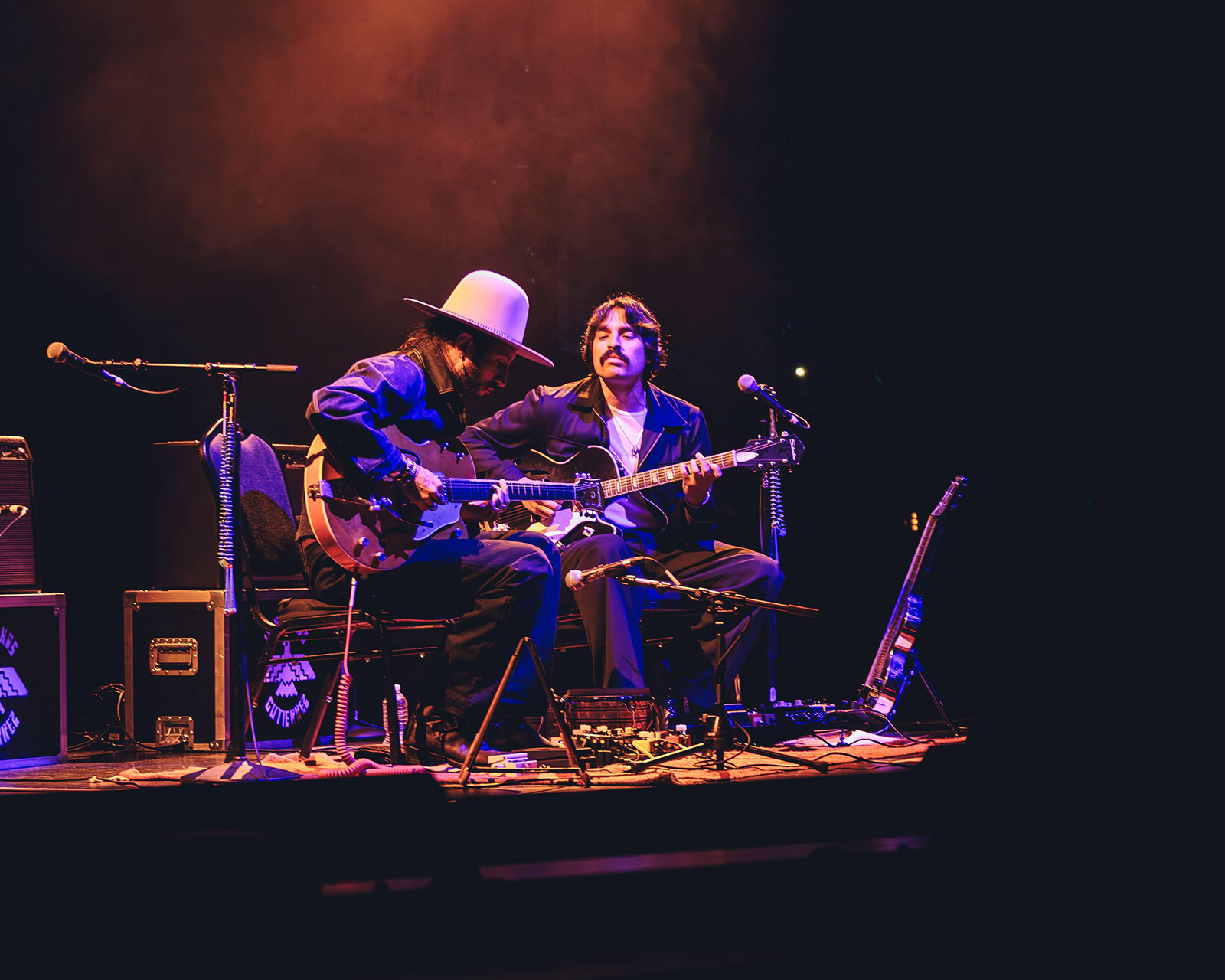 Leon Bridges began Beacon Theatre run with Hermanos Gutiérrez (night 1 ...