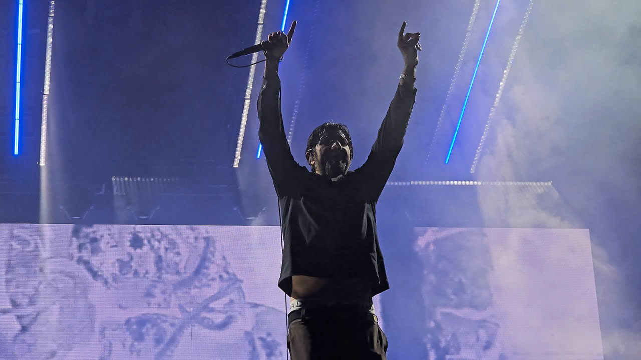 Deftones covered "Ghosts" & played live rarities at Dia De Los Deftones ...