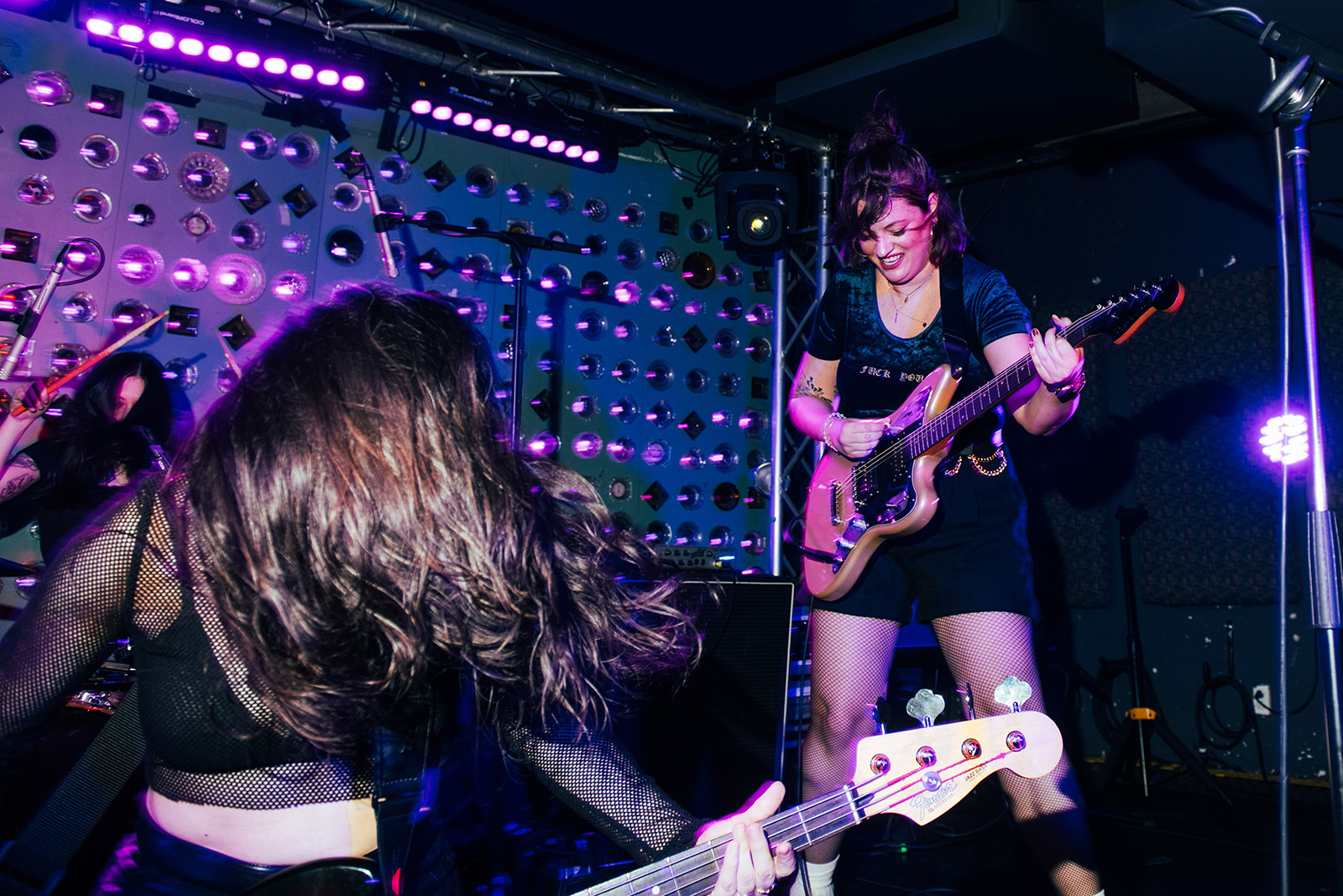 Lambrini Girls announce North American tour with Party Dozen