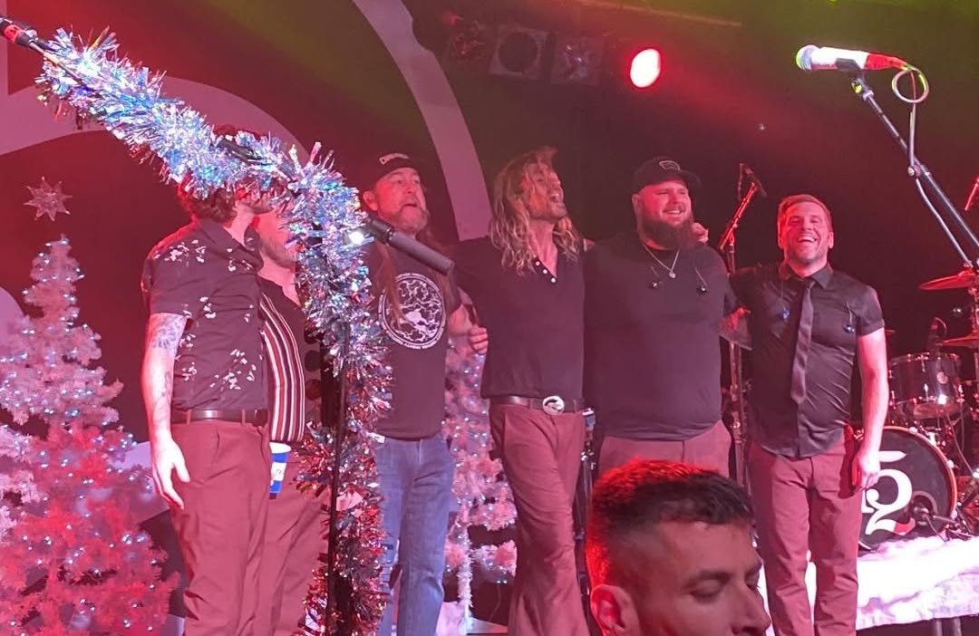 Watch Taking Back Sunday reunite with Fred Mascherino for the first ...